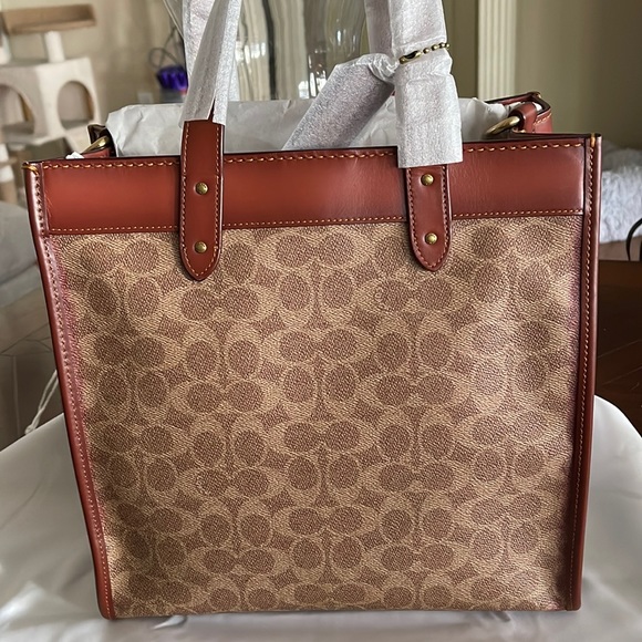 Coach | Bags | Nwt Coach Field Tote In Signature Canvas With Print Tan ...